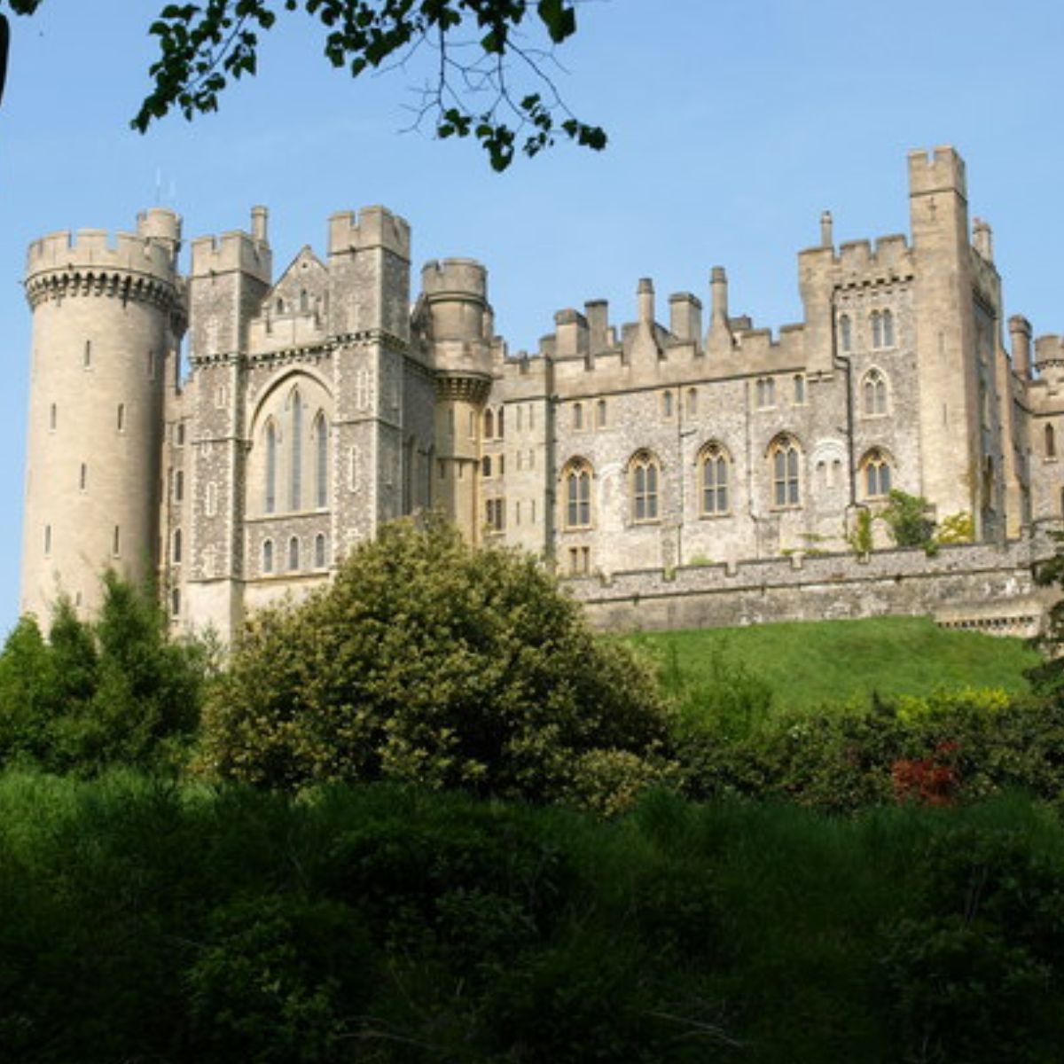 Arundel Castle History: Norman Power to Revival – Histories and Castles