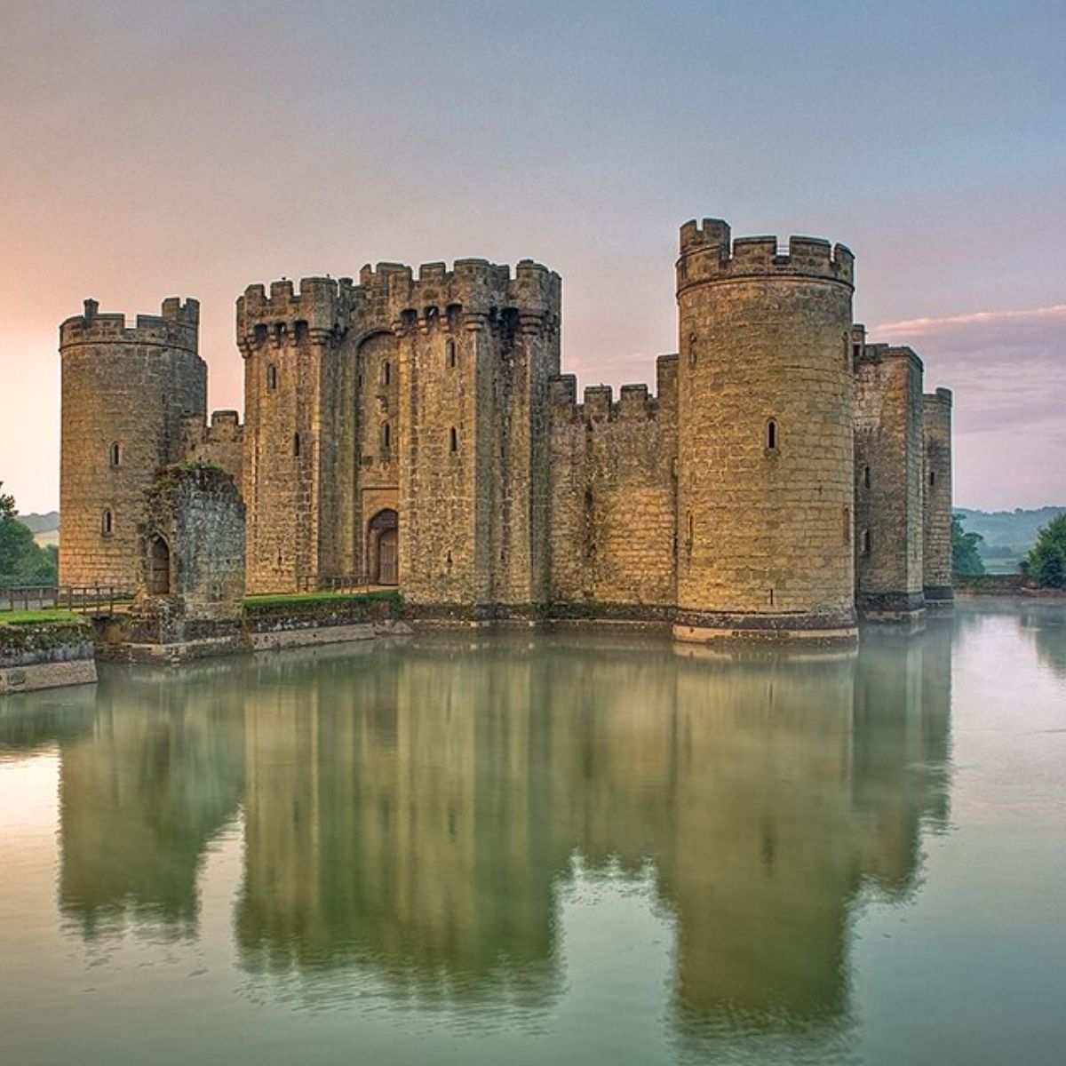 Bodiam Castle History: Fortress and Status